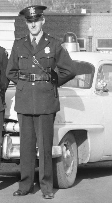City honors legacy of Leslie “Ches” Kienitz with honorary street sign ...