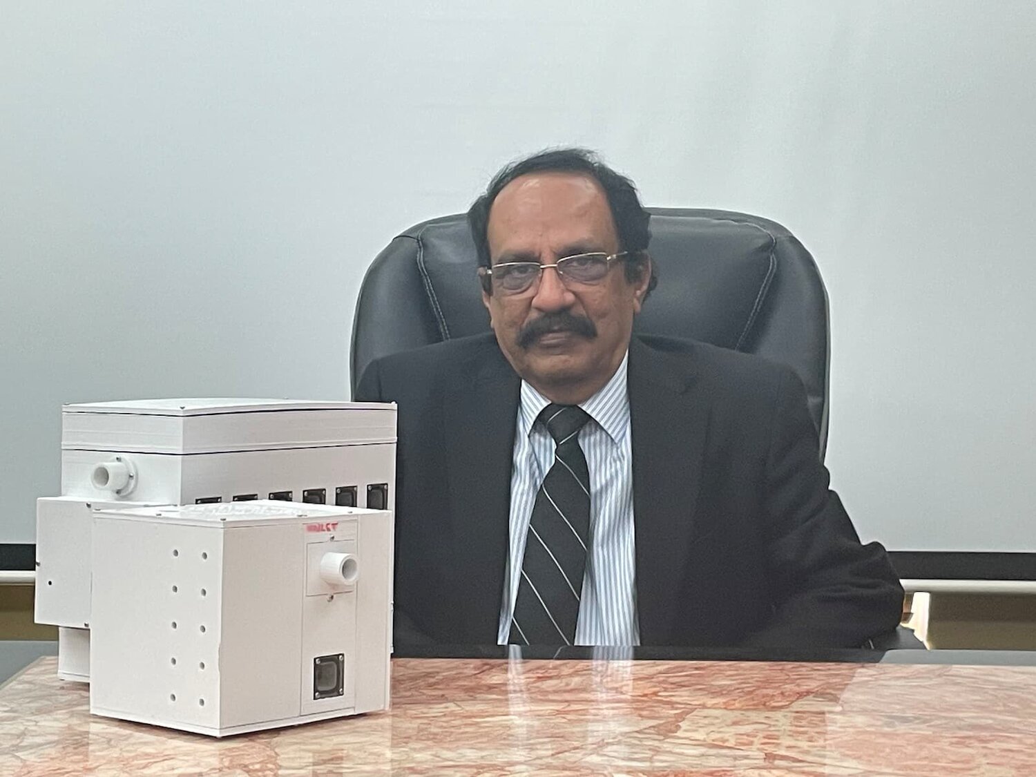 Brownsville doctor invents device to address pandemic - Rio Grande Guardian