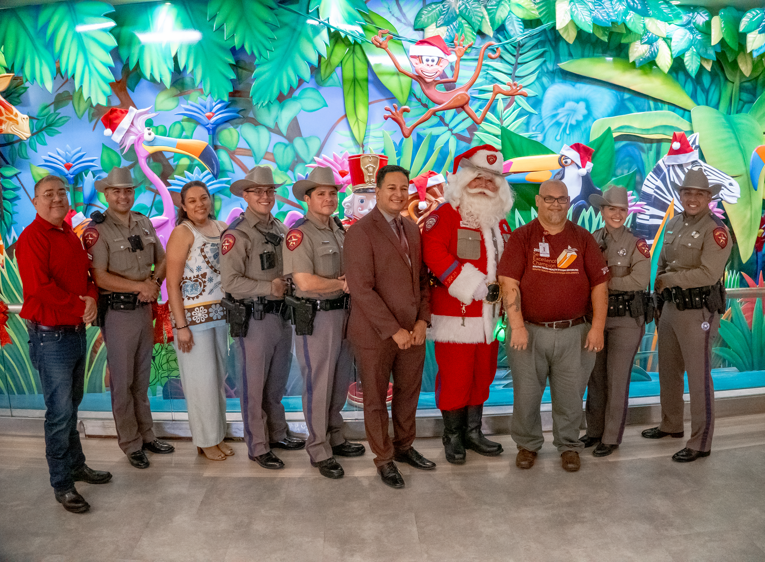 STHS Children's receives visit from Trooper Santa - Rio Grande Guardian