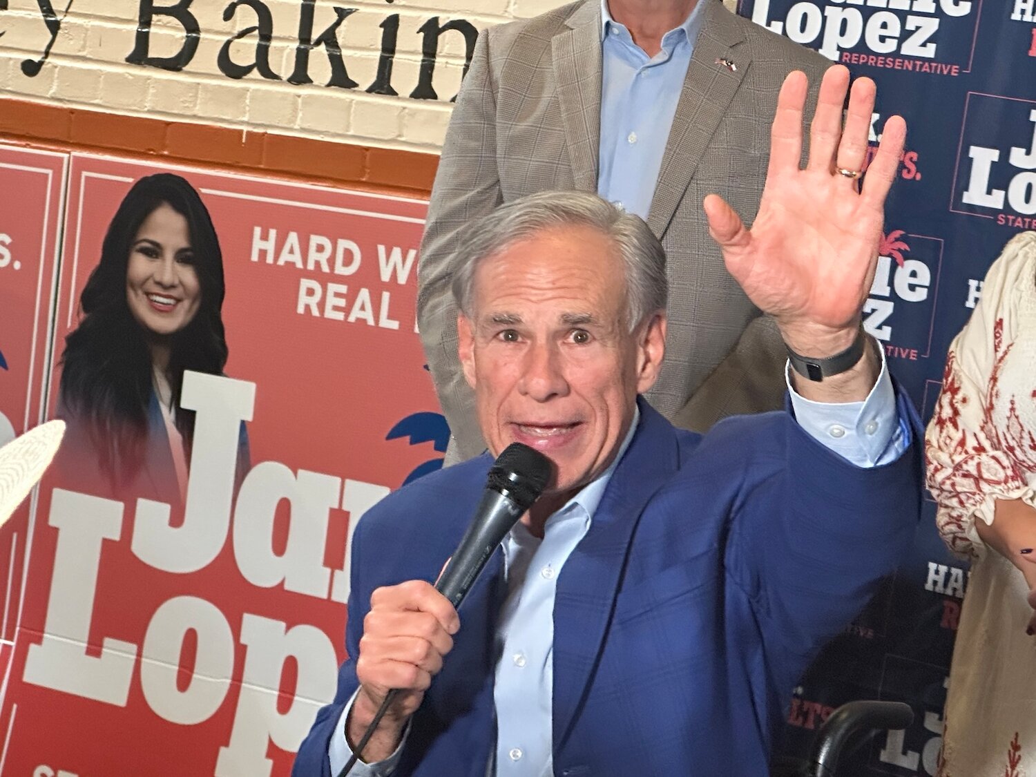Abbott makes final campaign swing through the Valley - Rio Grande Guardian
