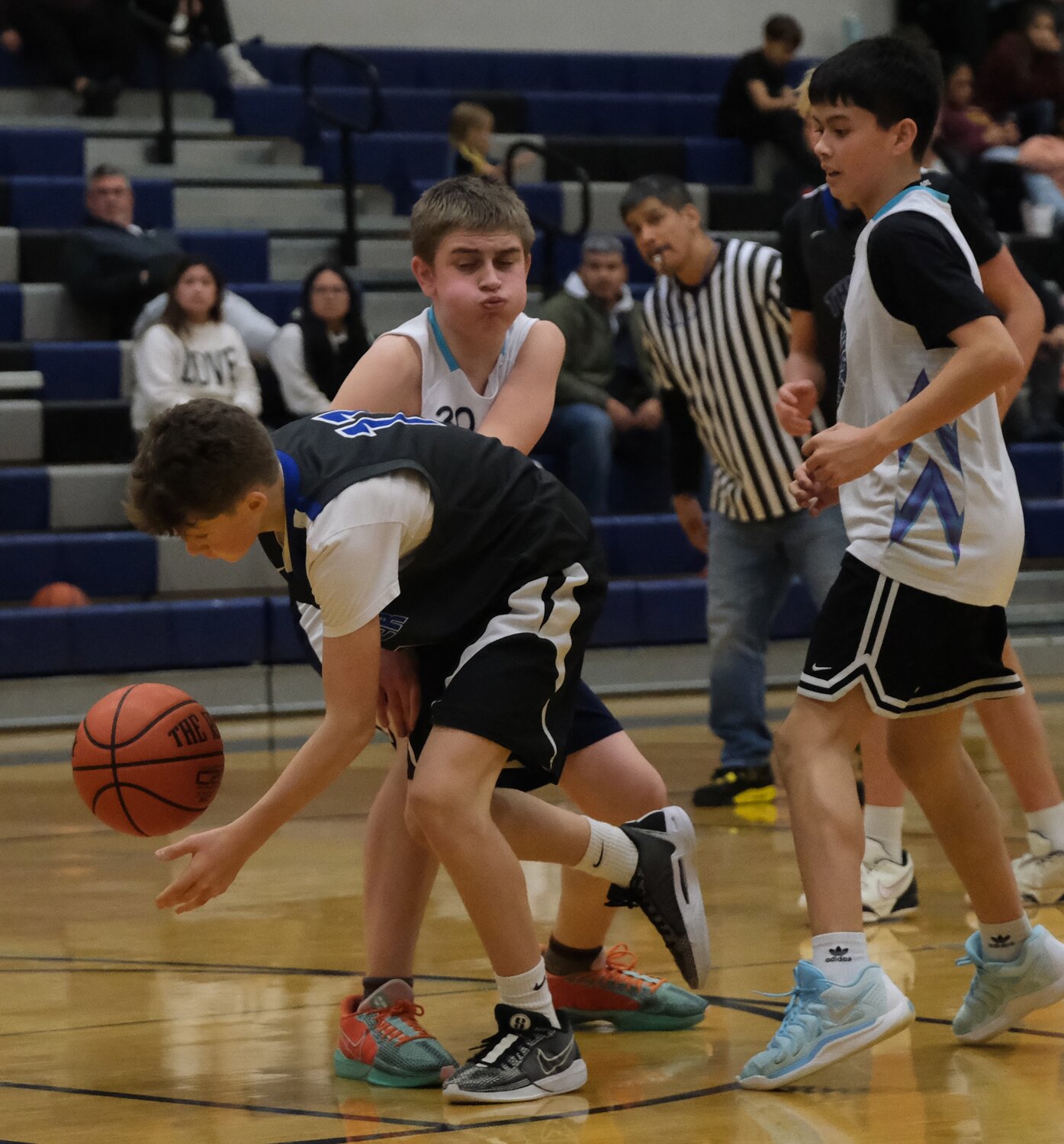 Huskies Narrowly Lose in Icebreaker Invitational - Daily Sitka Sentinel