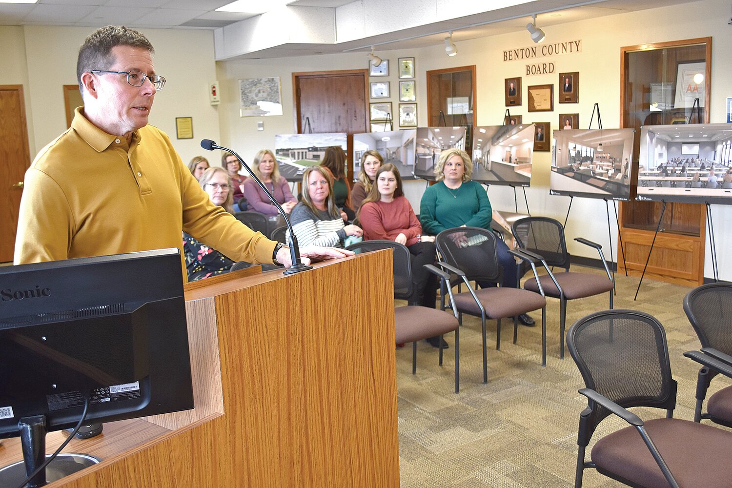 Employees query county commissioners on new government center - Benton ...