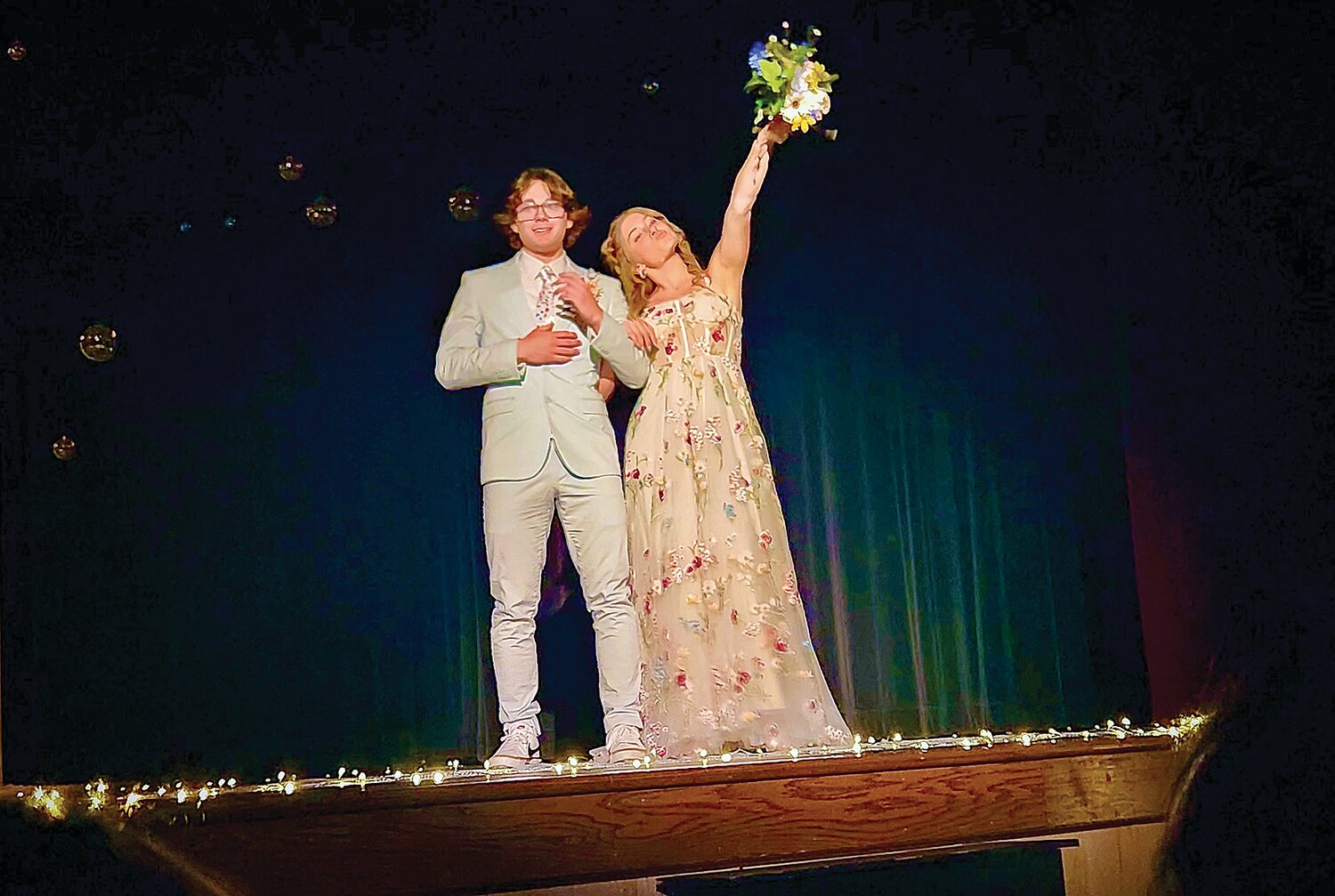 Prom floats on by - Sauk Centre Herald