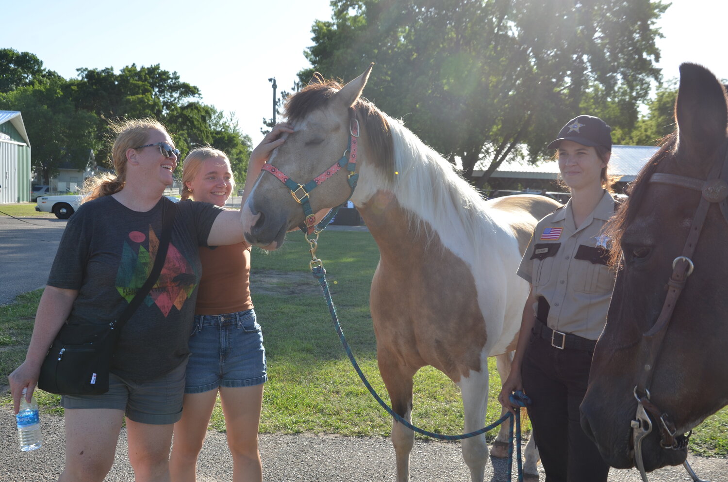 Meeting the heroes - Benton County Herald