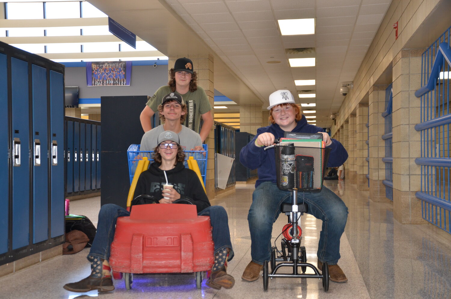 Falcons embrace HOCO - Benton County News