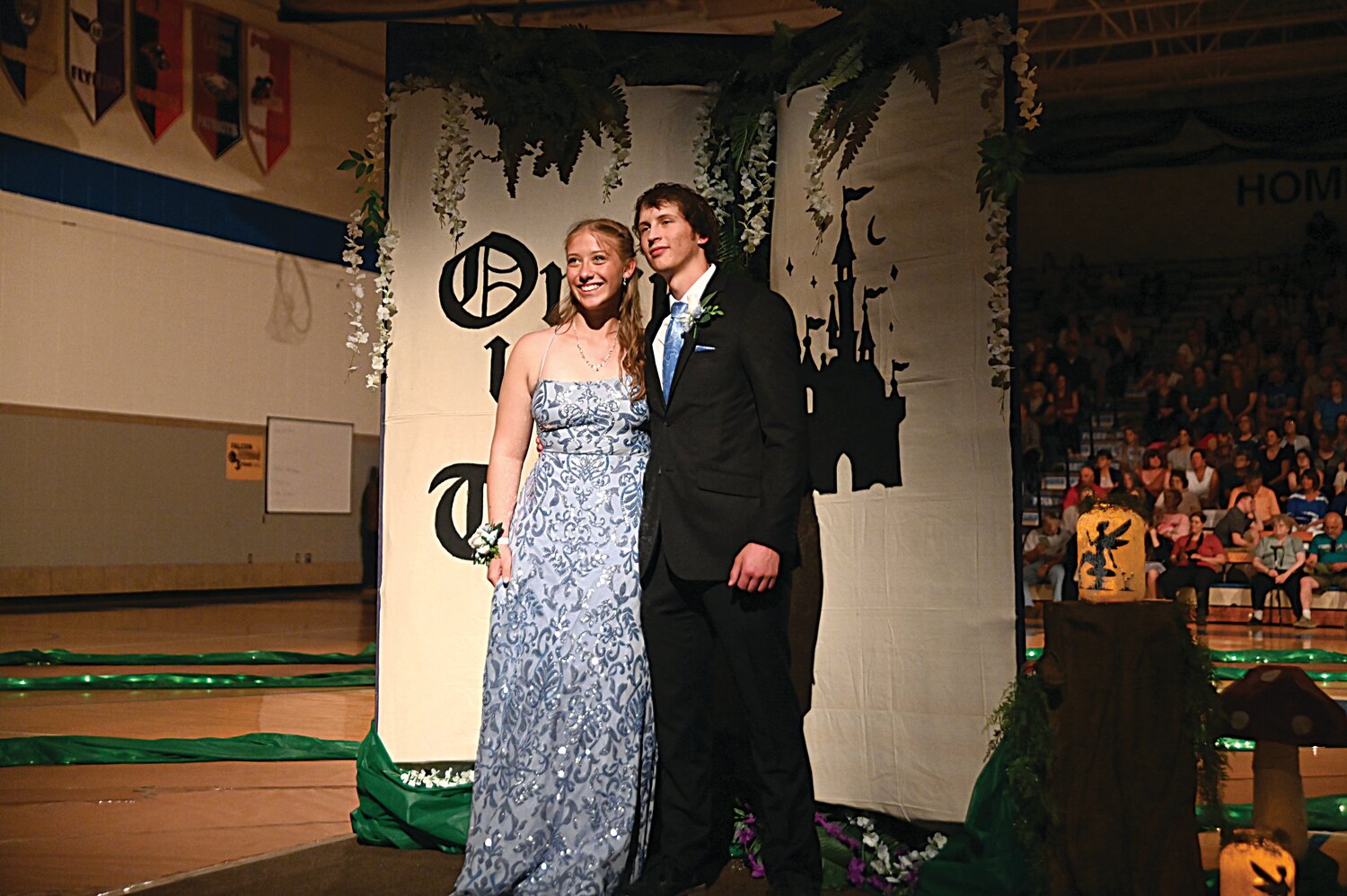 An enchanted prom - Benton County Herald