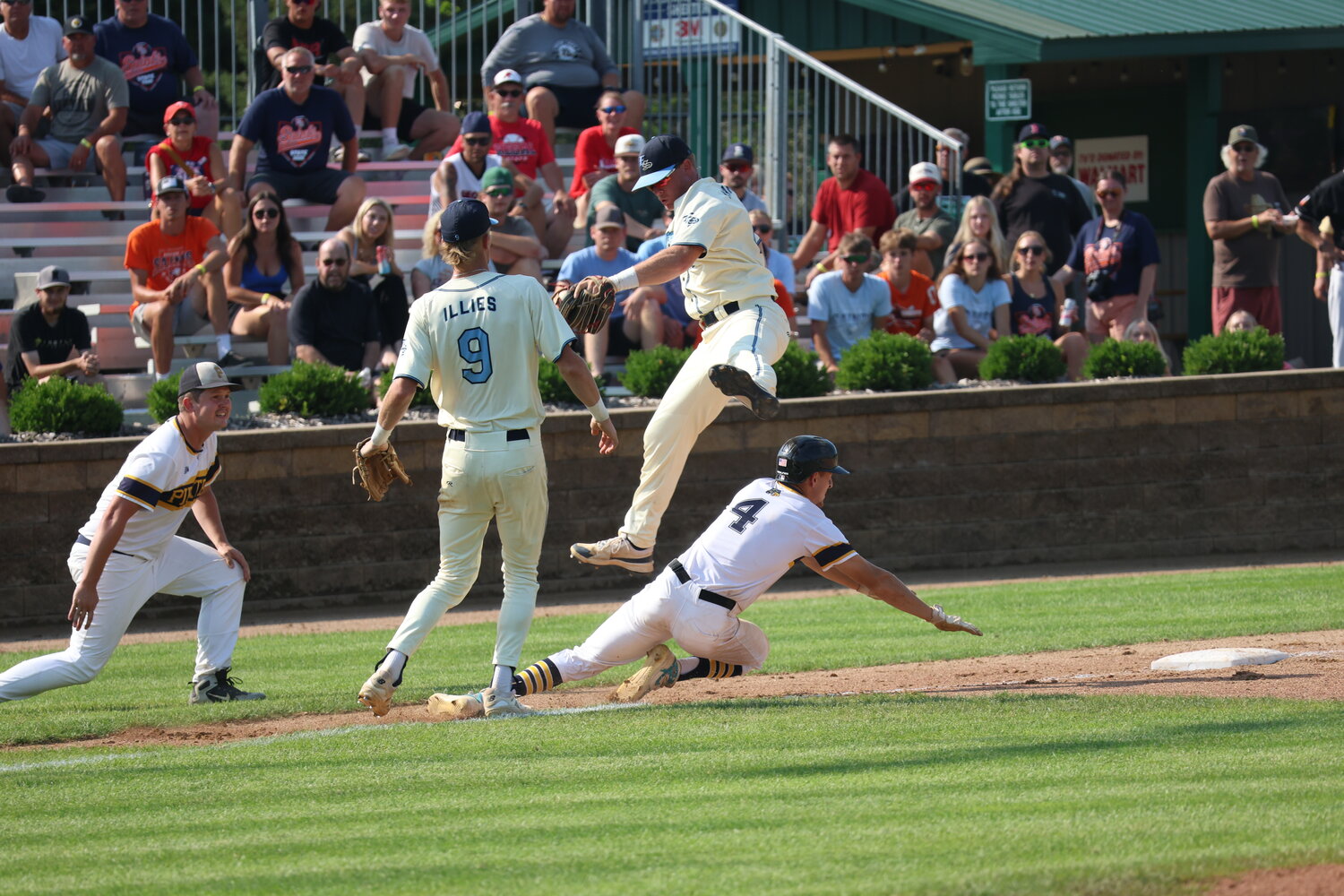 Saints close season at Class C tournament - Sauk Centre Herald