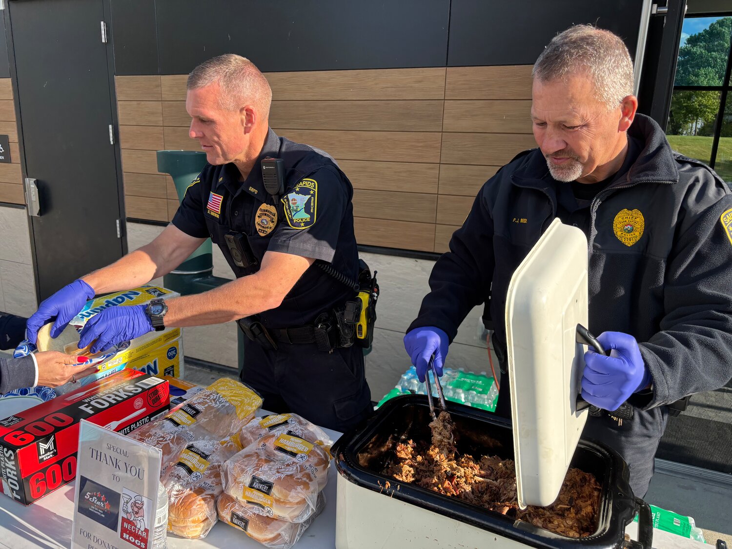 SRPD hosts cookout - Sauk Rapids Herald