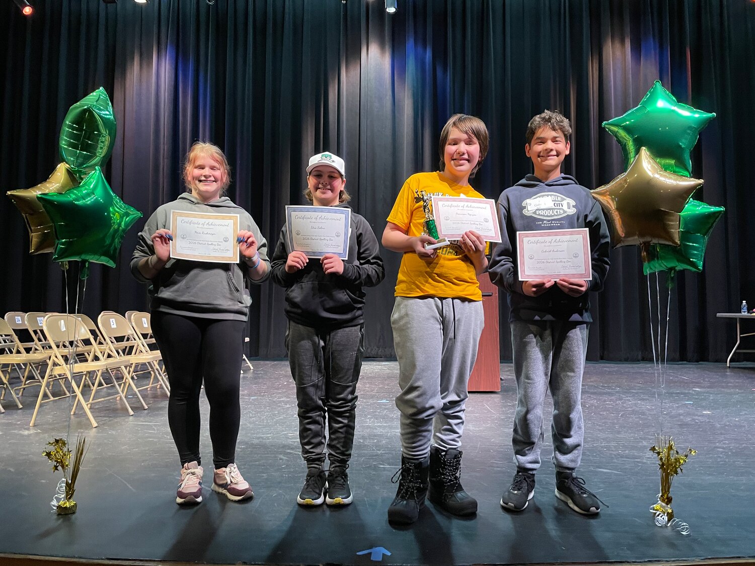 Hartmann, Nguyen reign supreme at district bees - Benton County Herald