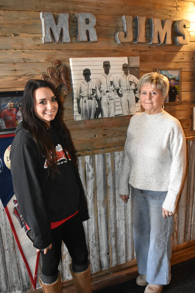 Historic dining institution marks 60th anniversary - Benton County Herald