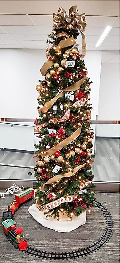 Grand Central takes first in tree contest - Storm Lake Times Pilot