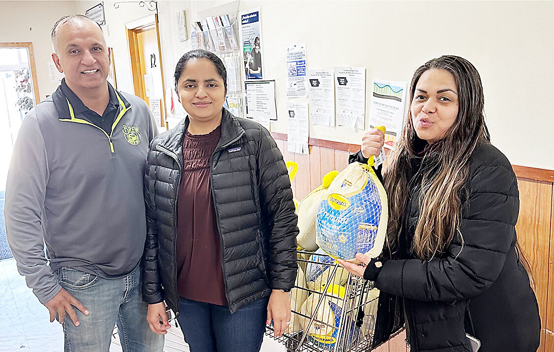 Singhs demonstrate heartfelt Thanksgiving spirit - Storm Lake Times Pilot