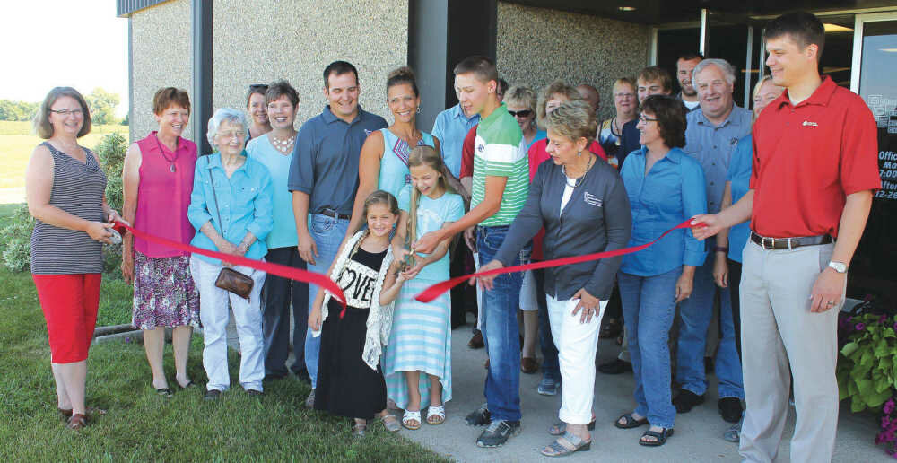 Ribbon cut at new business - The Cherokee Chronicle Times
