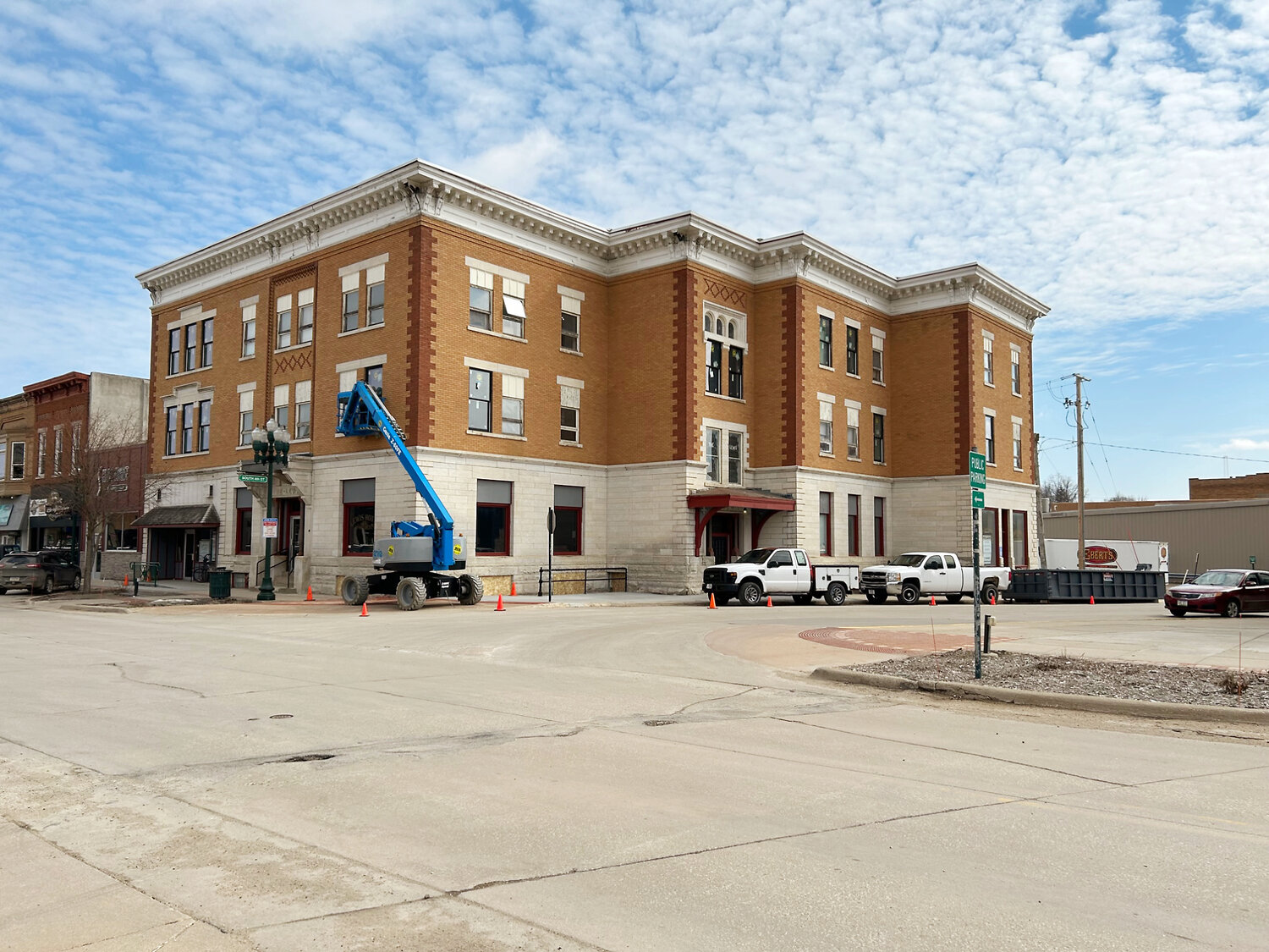 Lewis Hotel developer eyes fine dining - The Cherokee Chronicle Times
