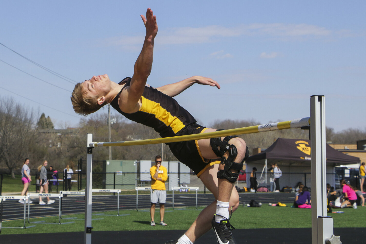 Cherokee, Raptor boys run in Tomahawk Relays - The Cherokee Chronicle Times