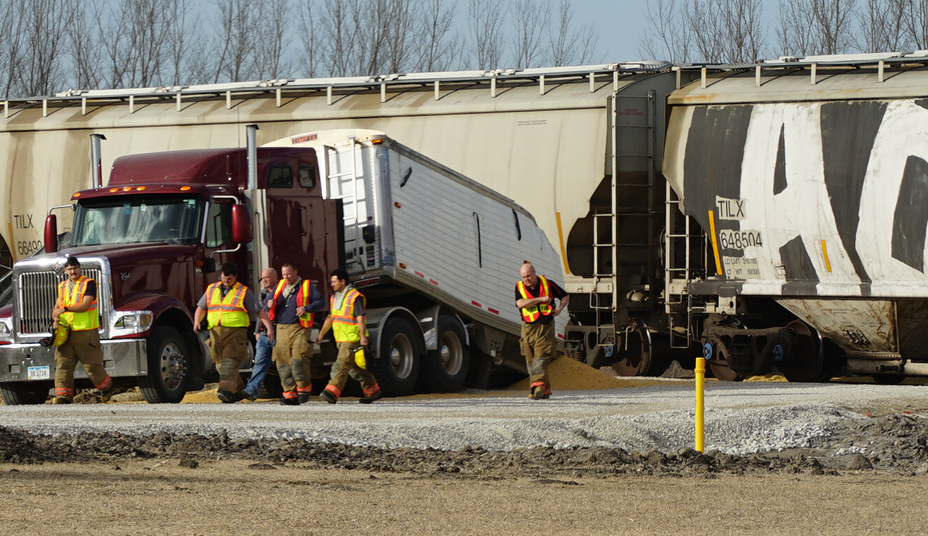 Semi trailer split in two by train - Storm Lake Times Pilot