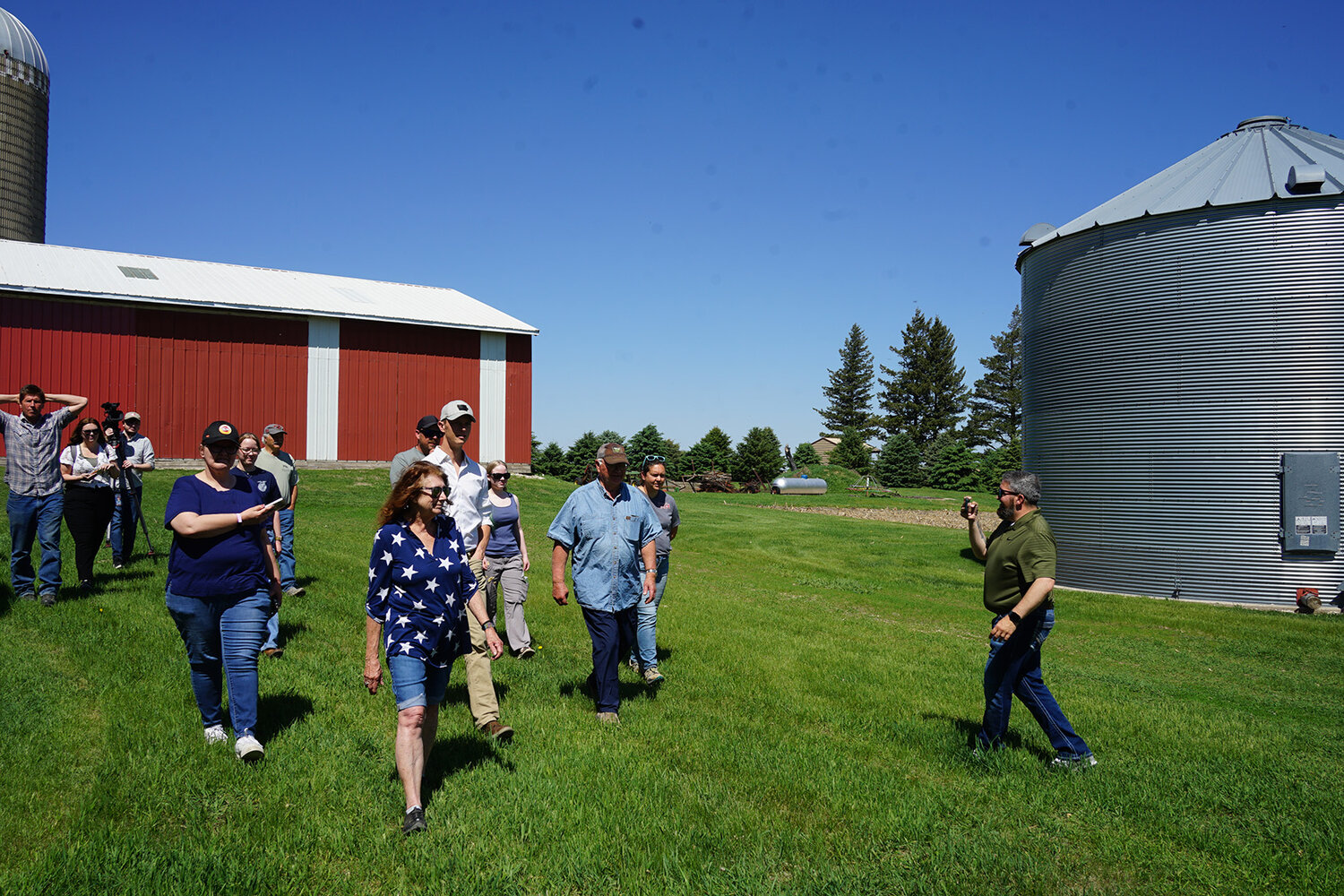 Rob Sand tours Aurelia farm one day after launching campaign for ...