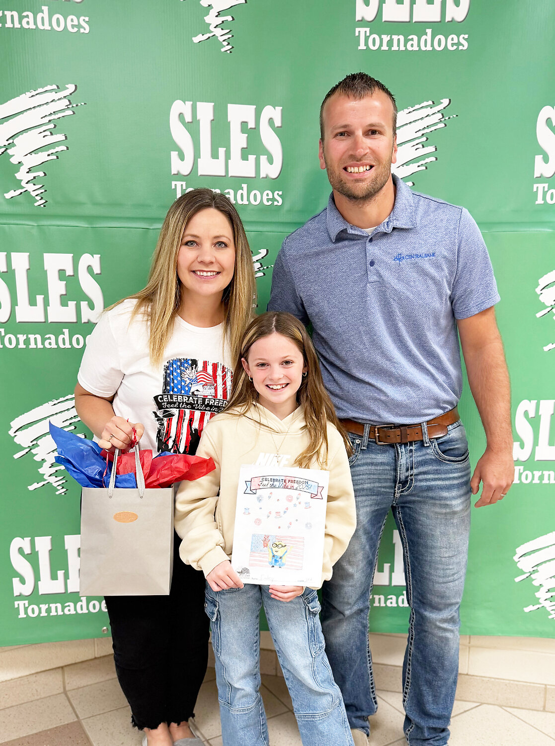 Vang, Sullivan win Spectacular art contests - Storm Lake Times Pilot