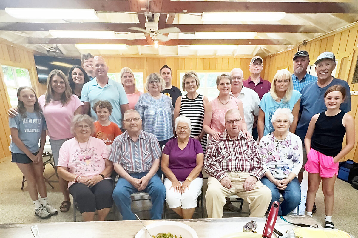 Ploeger reunion - Storm Lake Times Pilot