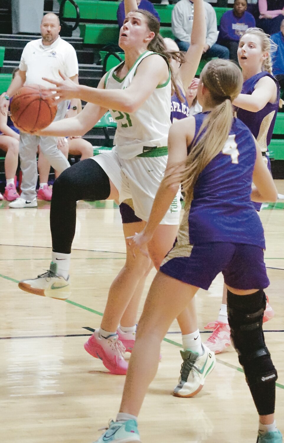 SL girls can’t sustain early lead in loss to Spencer in final Lakes ...
