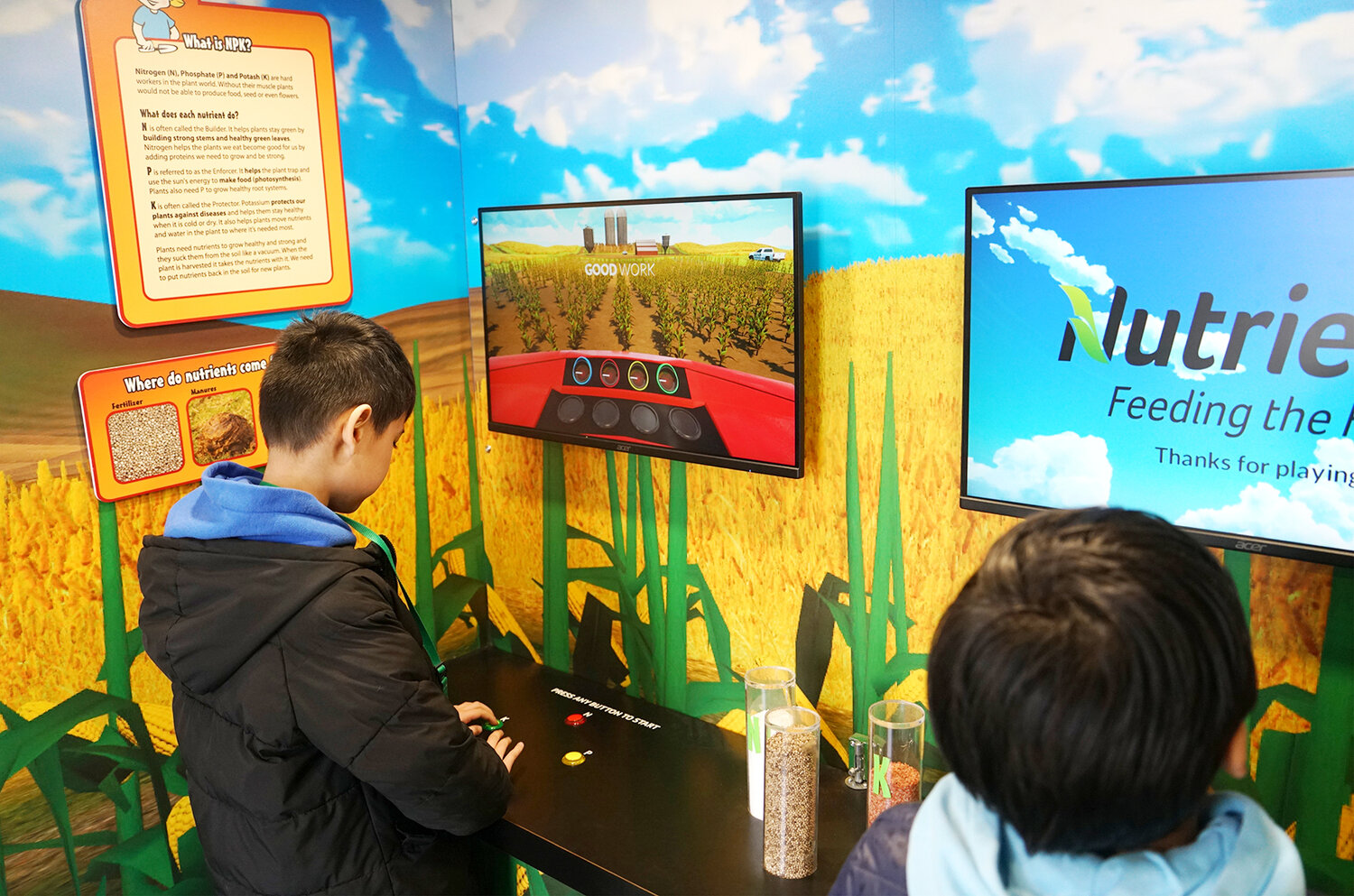 Stepping into the Nutrien Seed Survivor mobile classroom - Storm Lake ...