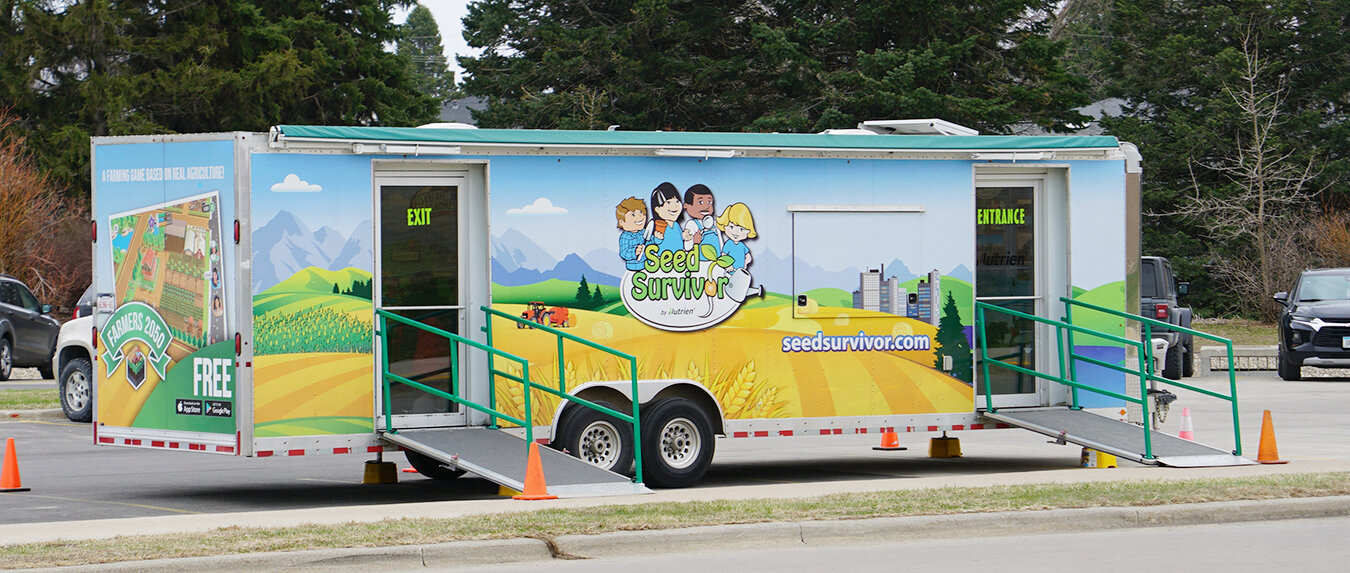 Stepping into the Nutrien Seed Survivor mobile classroom - Storm Lake ...