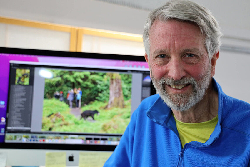 Anan bears photographer wins national award - Wrangell Sentinel