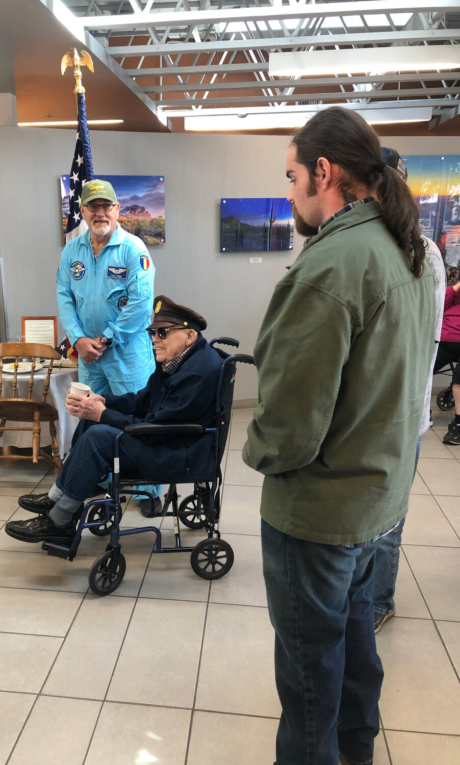 102-year-old WWII pilot trainer treated to honor flight at Mesa airport ...