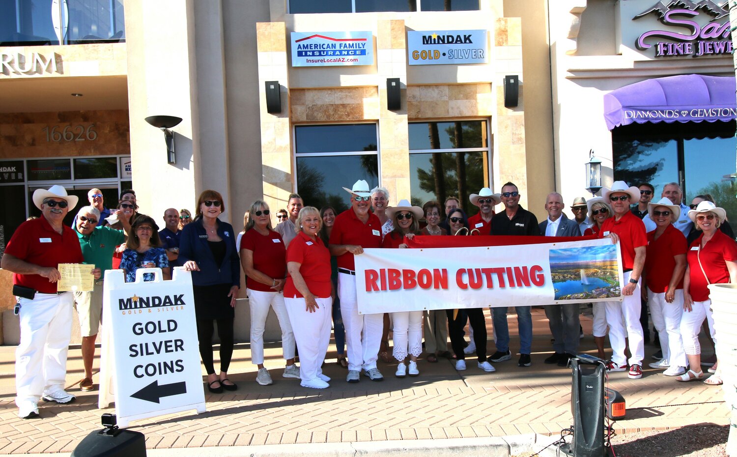 MinDak in Fountain Hills celebrates ribbon cutting - Fountain Hills Times