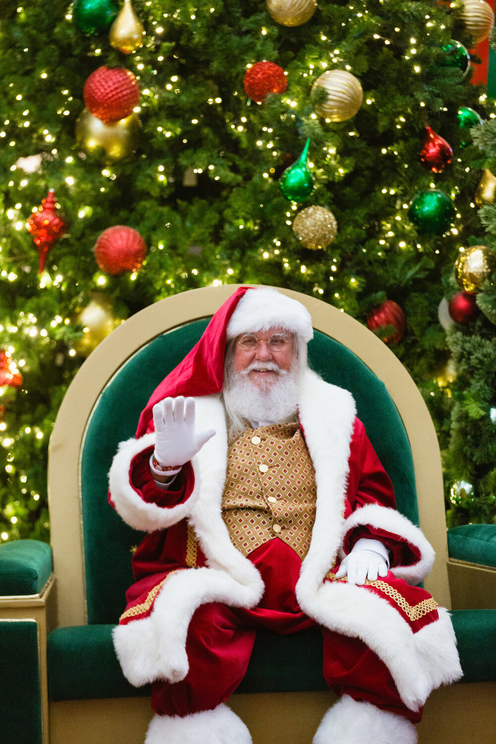 Pet Nights with Santa at Arrowhead Towne Center - Upper Westsider
